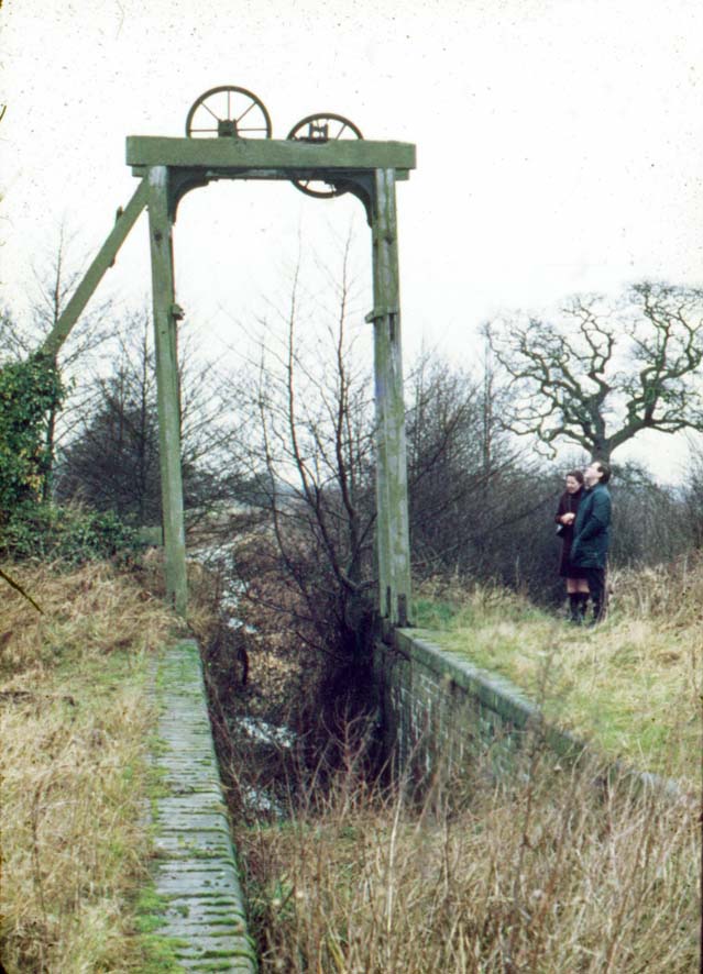 Trench branch lock, 1975 - Misc - Canal World