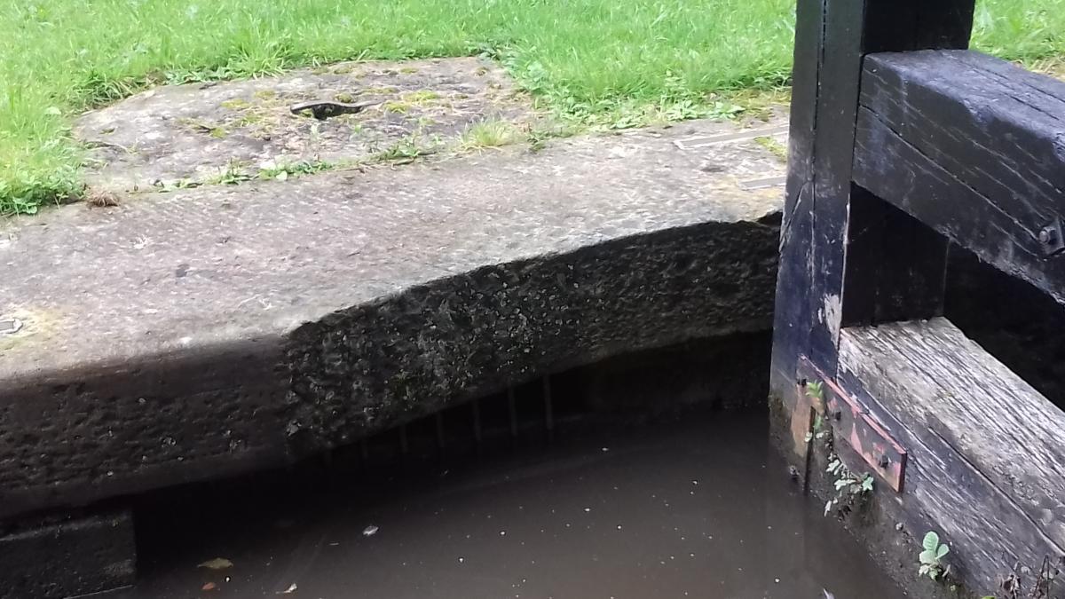 Marple Locks Paddle Gear - History & Heritage - Canal World