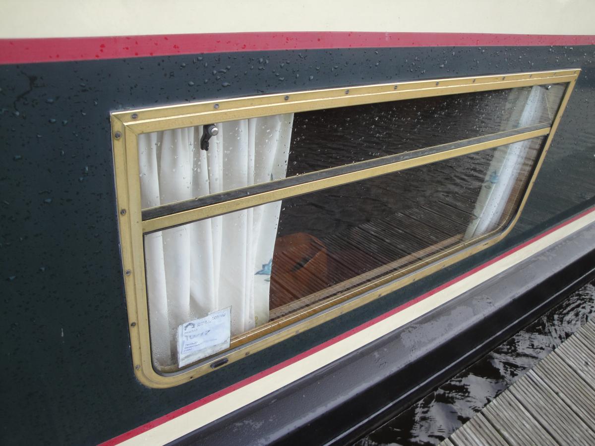 Recognise these windows? - Boat Building & Maintenance - Canal World