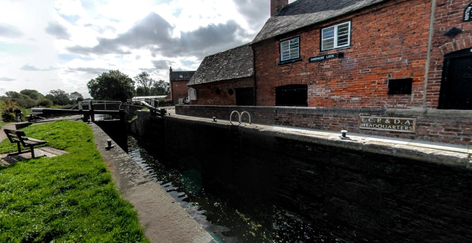 Old pictures in a box - History & Heritage - Canal World