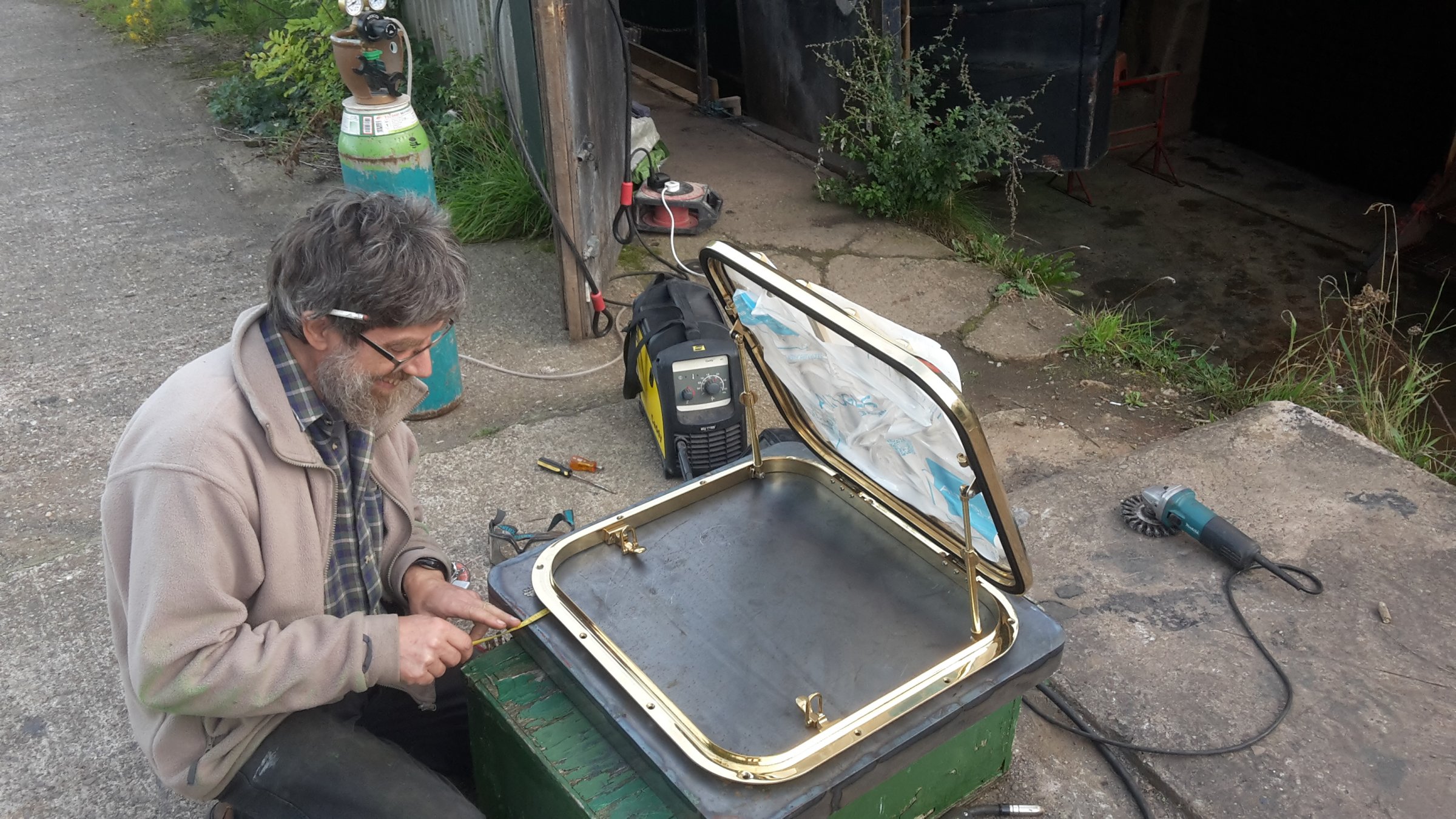 Houdini Hatch - making flat the roof. - Boat Building & Maintenance ...