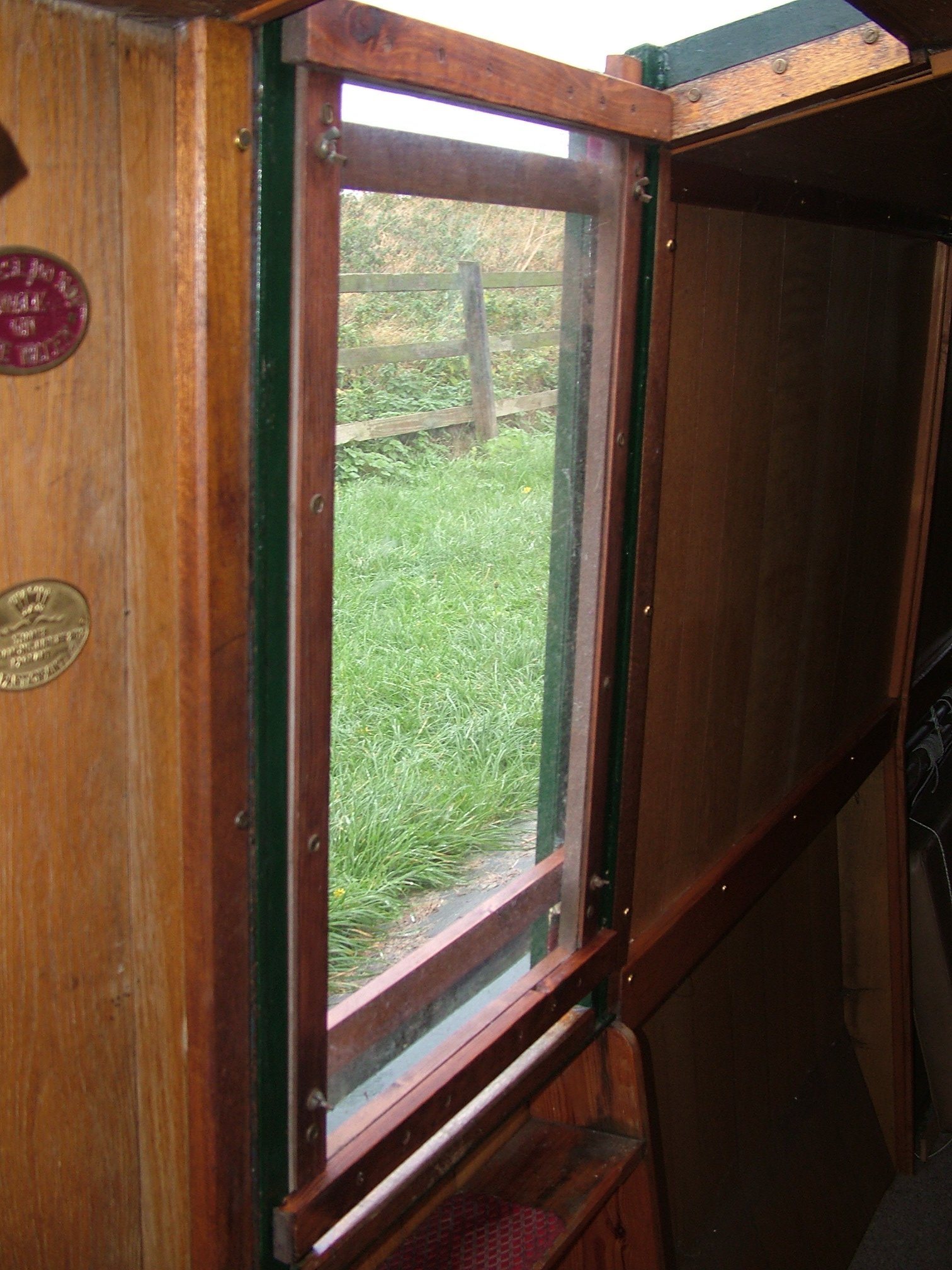 How do I build a Perspex window in a side hatch? - General Boating ...