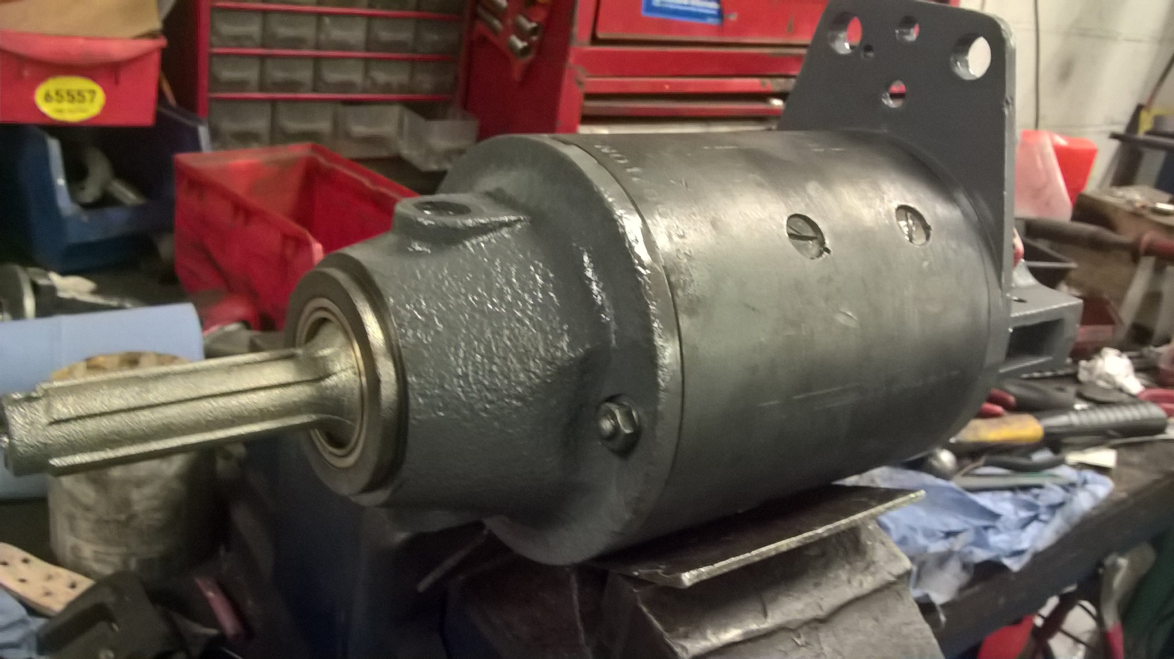 Ancient Gardner starter motor - Gardner - Canal World
