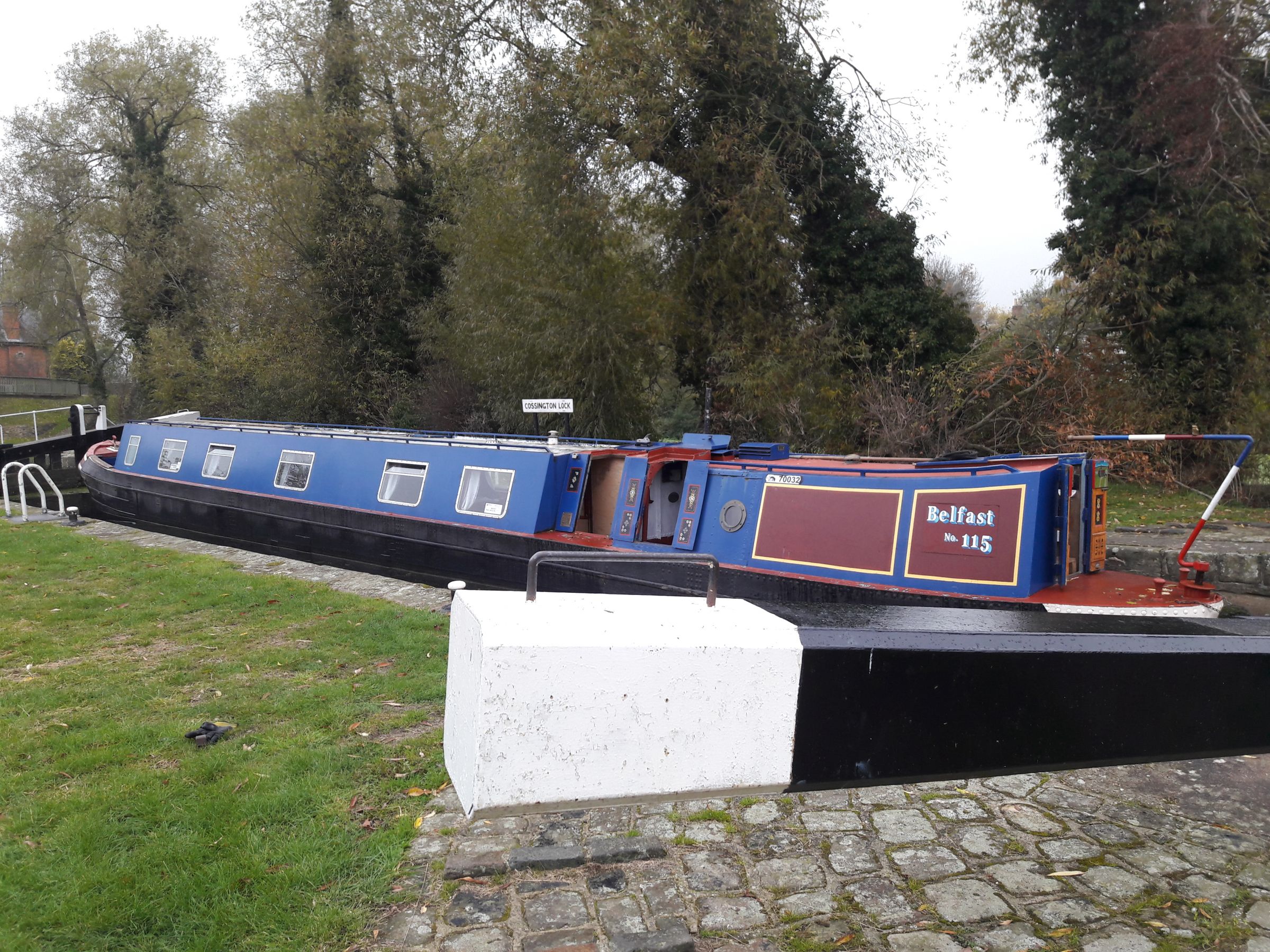 EXamples Of Blue Paint Colours - Boat Building & Maintenance - Canal World