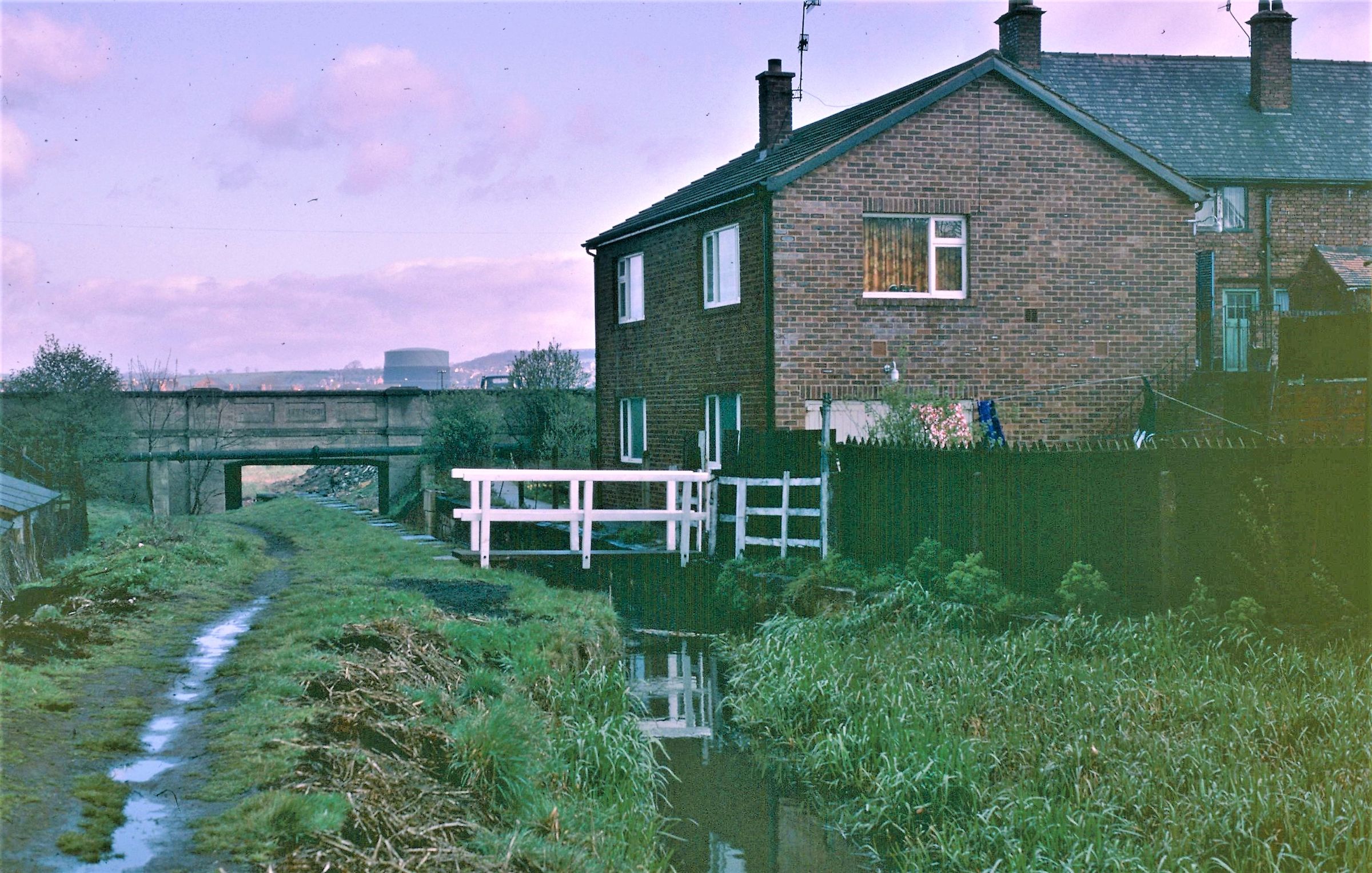 Walking the Chesterfiled Canal Tapton Lock - Staveley - Fishing ...
