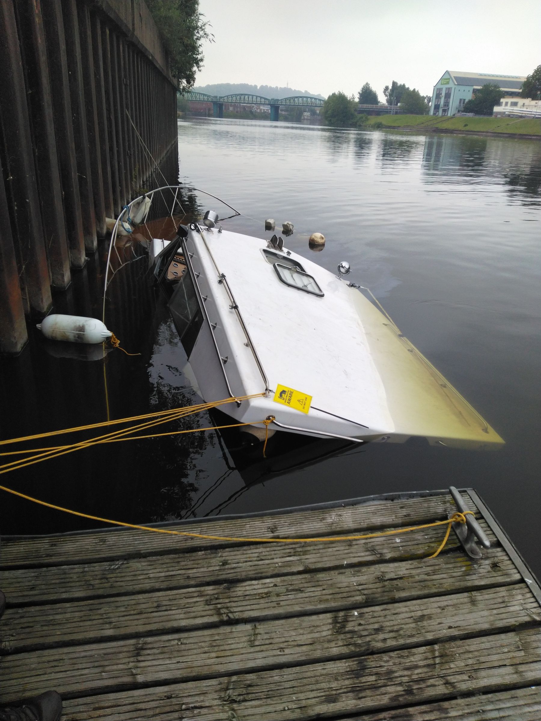 Sunken boat Nottingham Trent lock approach. - New to Boating? - Canal World