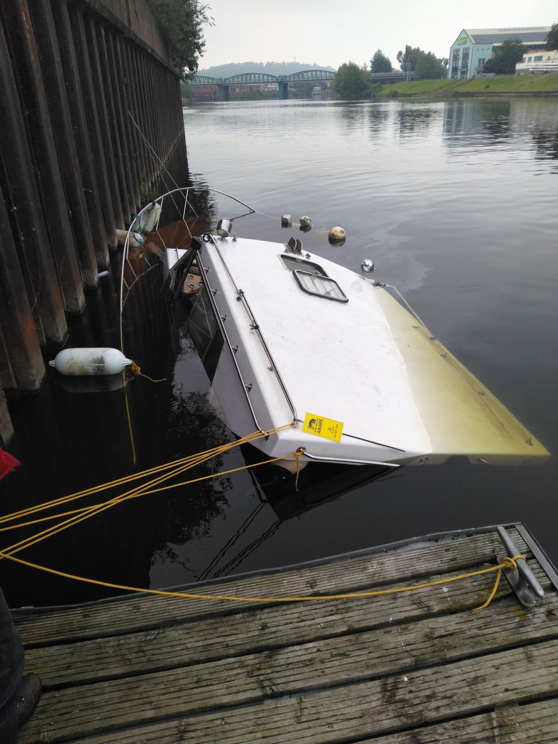 Sunken boat Nottingham Trent lock approach. - New to Boating? - Canal World