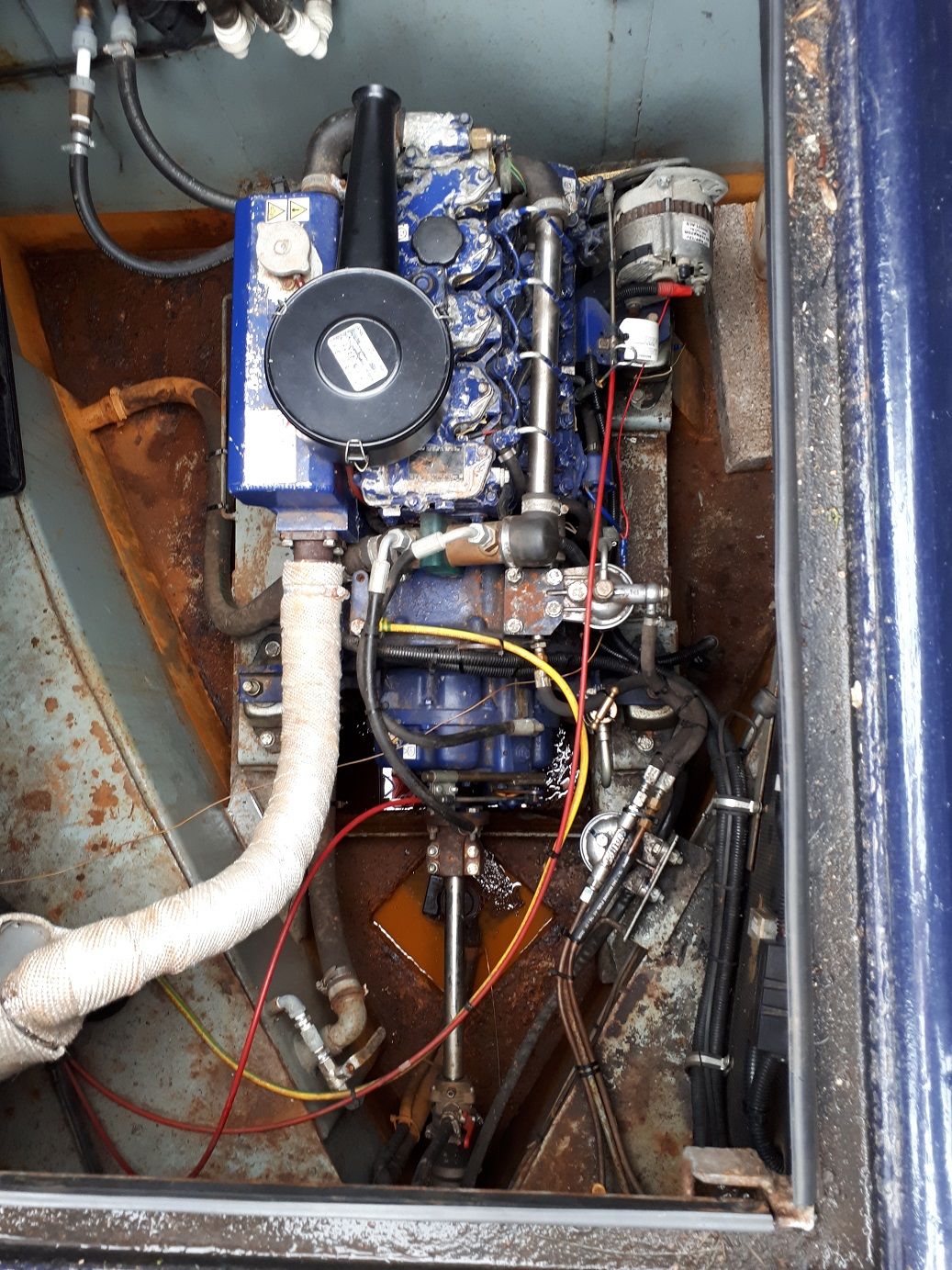 Engine Bay - Boat Building & Maintenance - Canal World