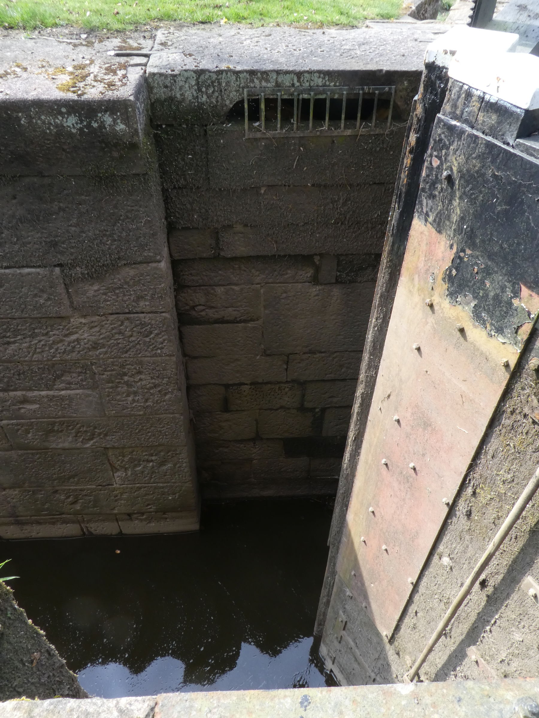 Marple lock ground paddles - History & Heritage - Canal World