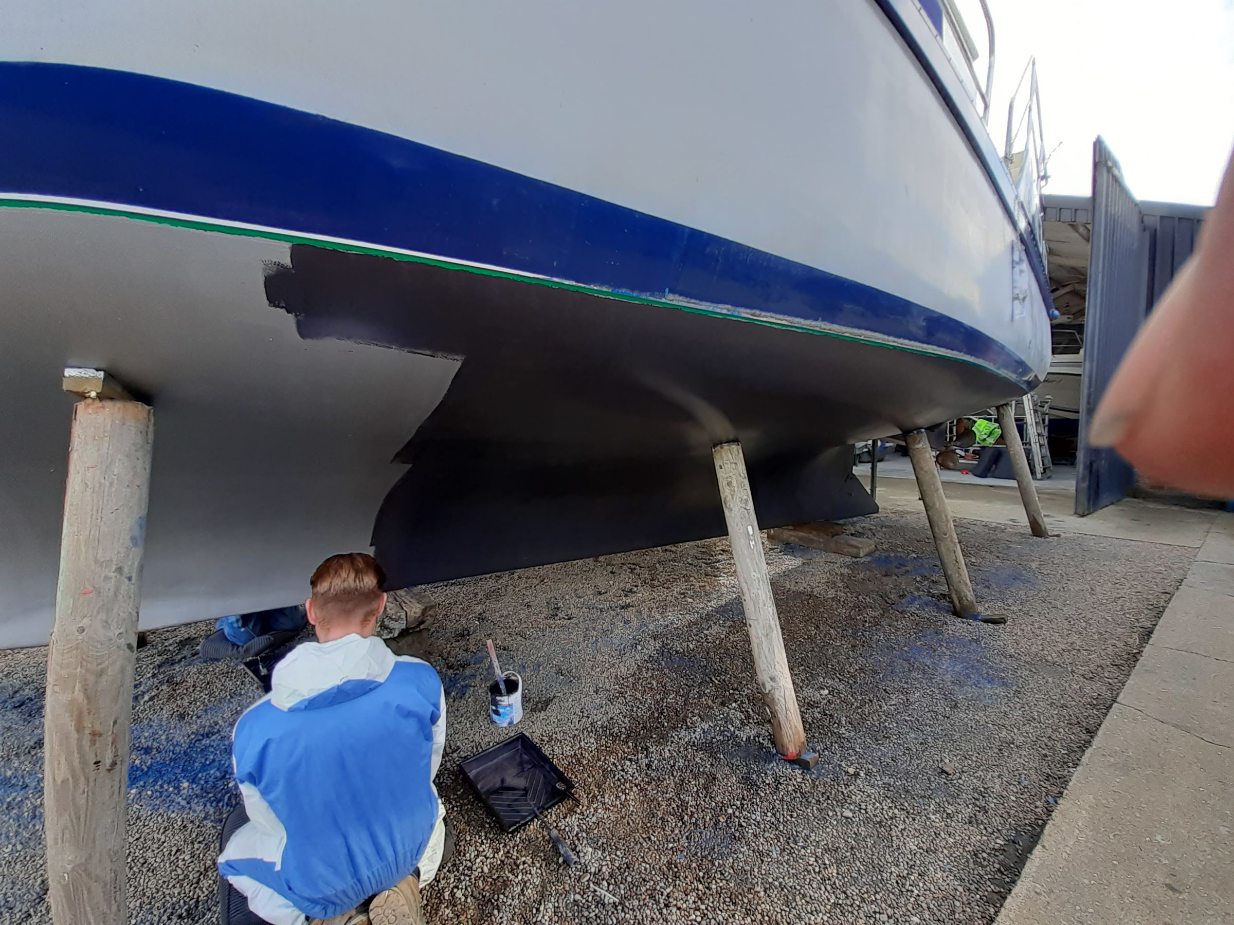 Stripping paint from grp boat and polishing help please? - Boat ...