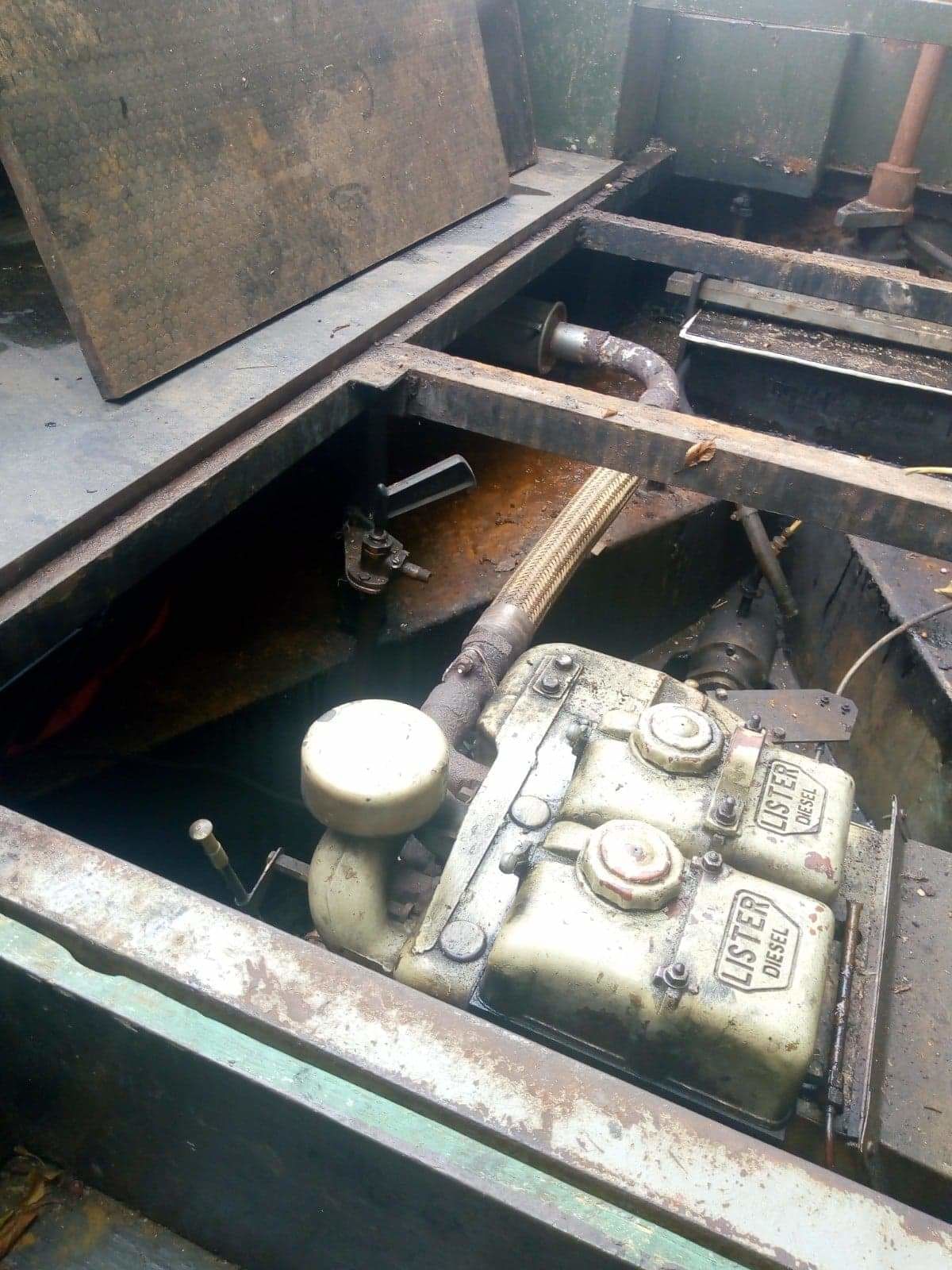 Lister sr2 engine oil and fuel filter change. - Boat Building ...