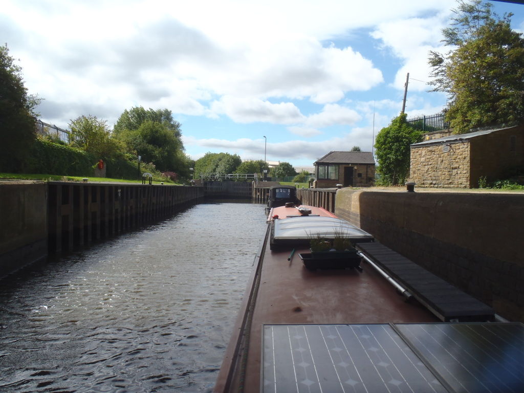 Two into one (boats in a narrow lock) - General Boating - Canal World