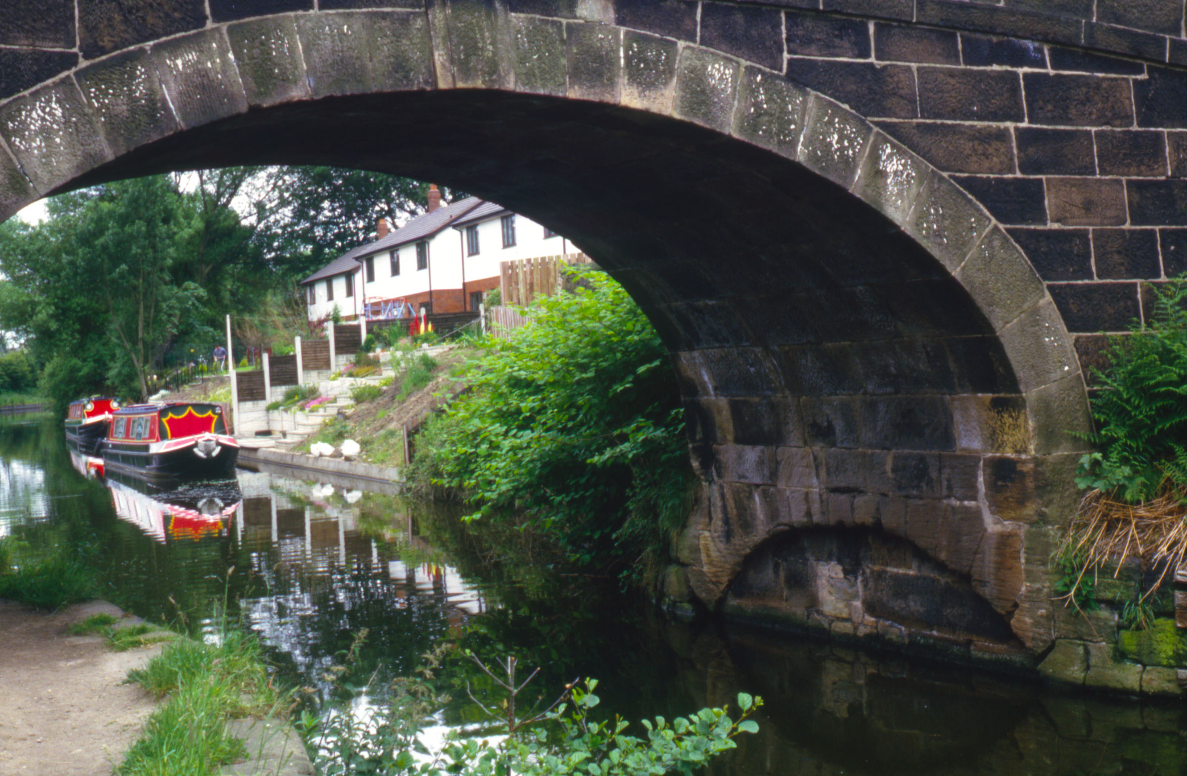 What are these brick sheds at every bridge on the shroppie? - Page 2 ...