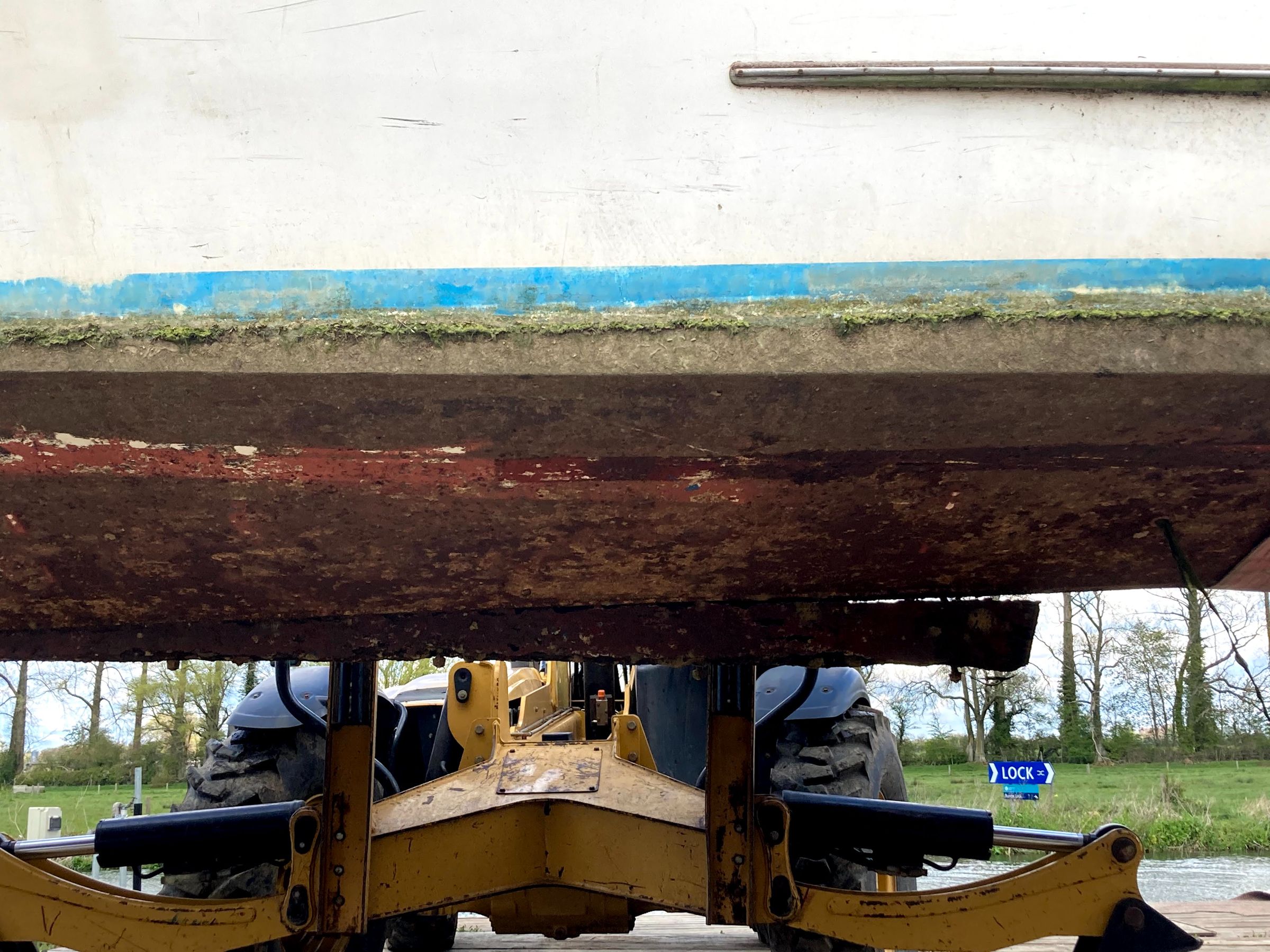 Keel split from GRP Hull - Boat Building & Maintenance - Canal World