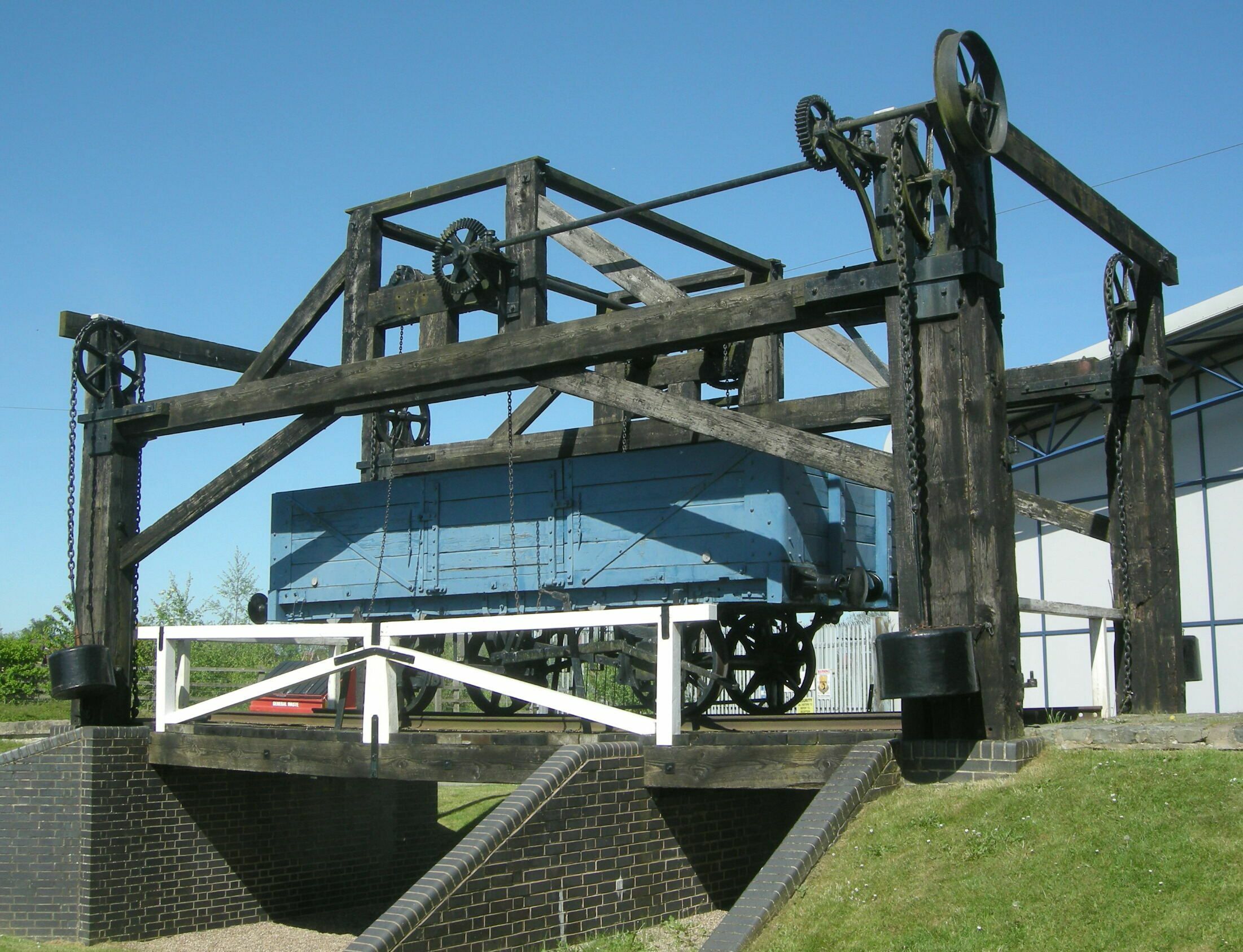 Trundling along the Leicester line today. - History & Heritage - Canal ...