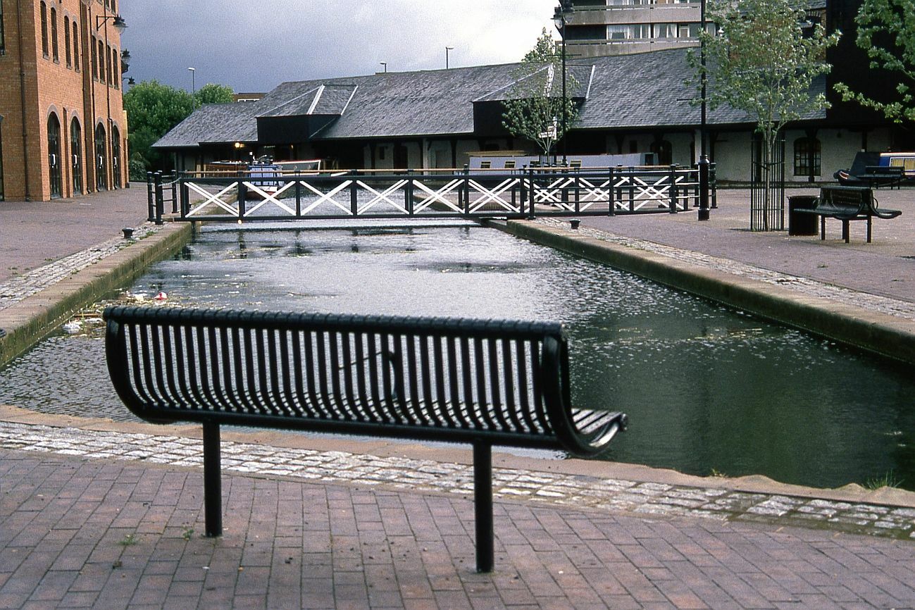 Coventry basin swing bridge - History & Heritage - Canal World