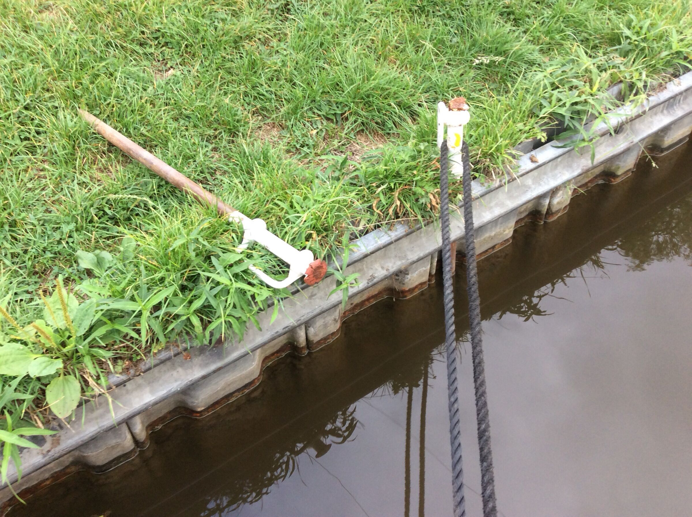 Straighten a bent pin - Boat Equipment - Canal World