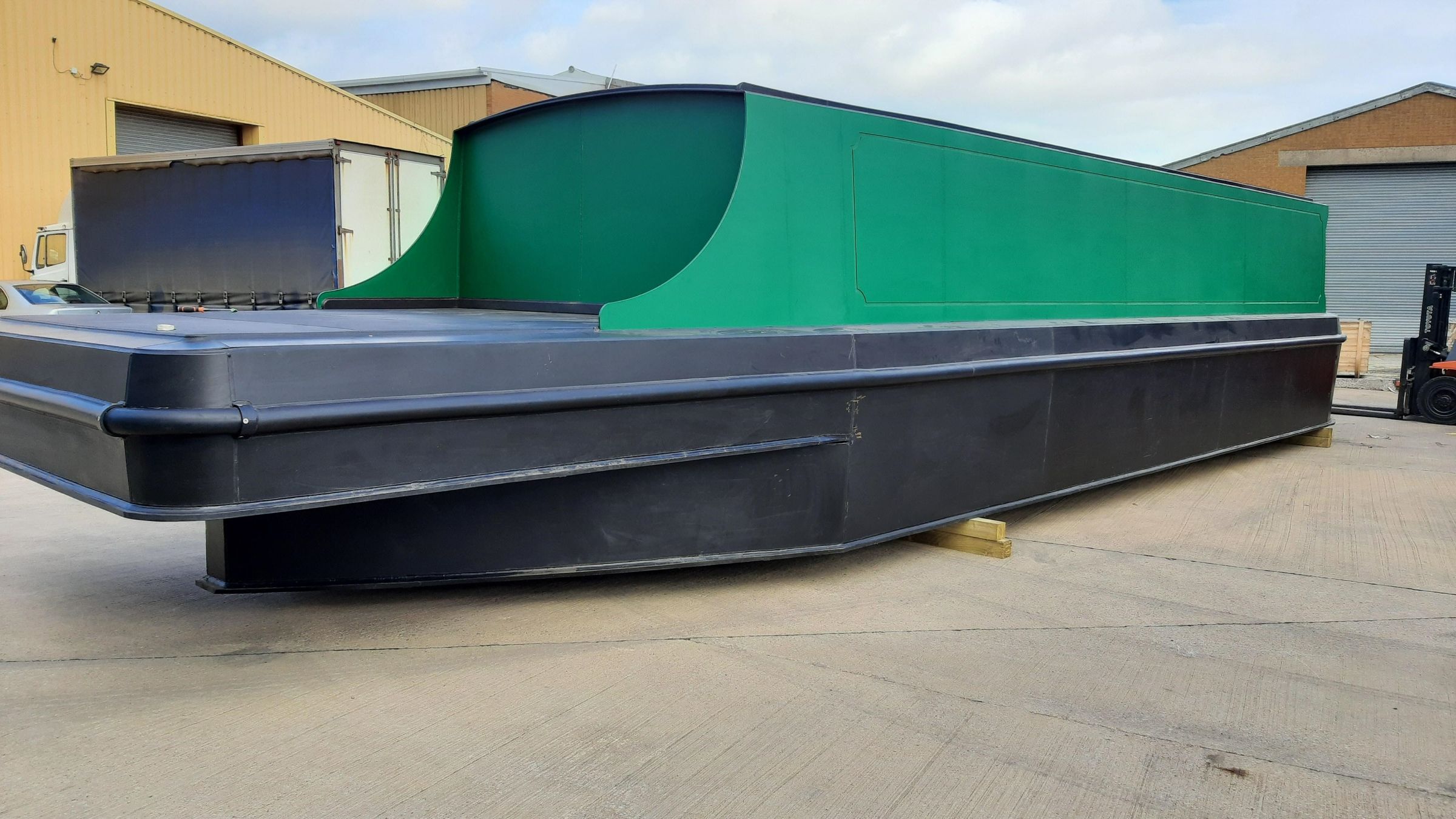 HDPE Canal boat - Build Blogs - Canal World