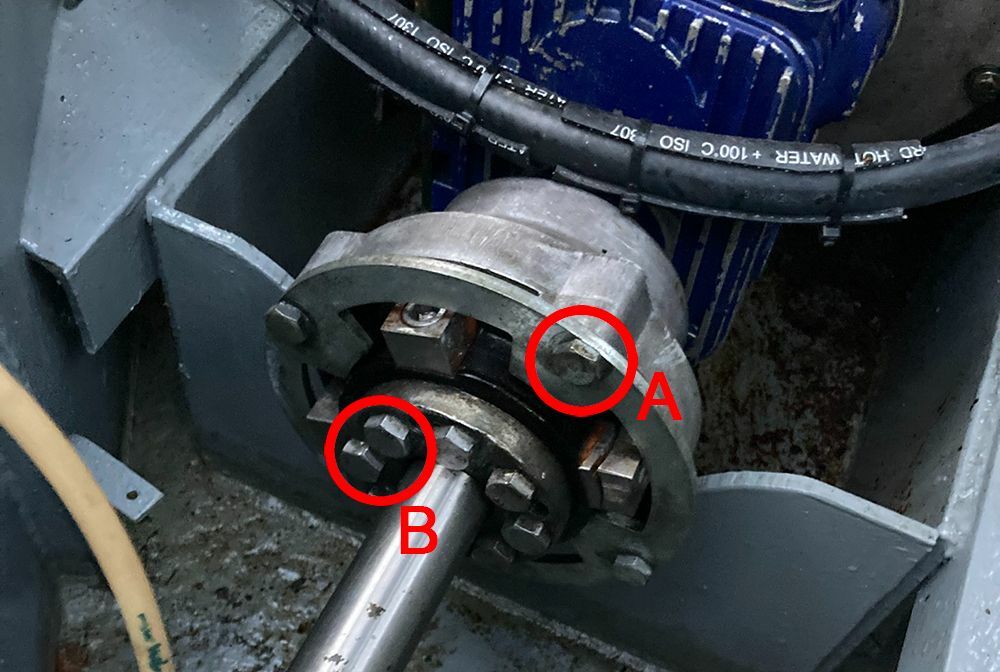 So many bolts on Centraflex M160 coupler - which ones to remove it ...