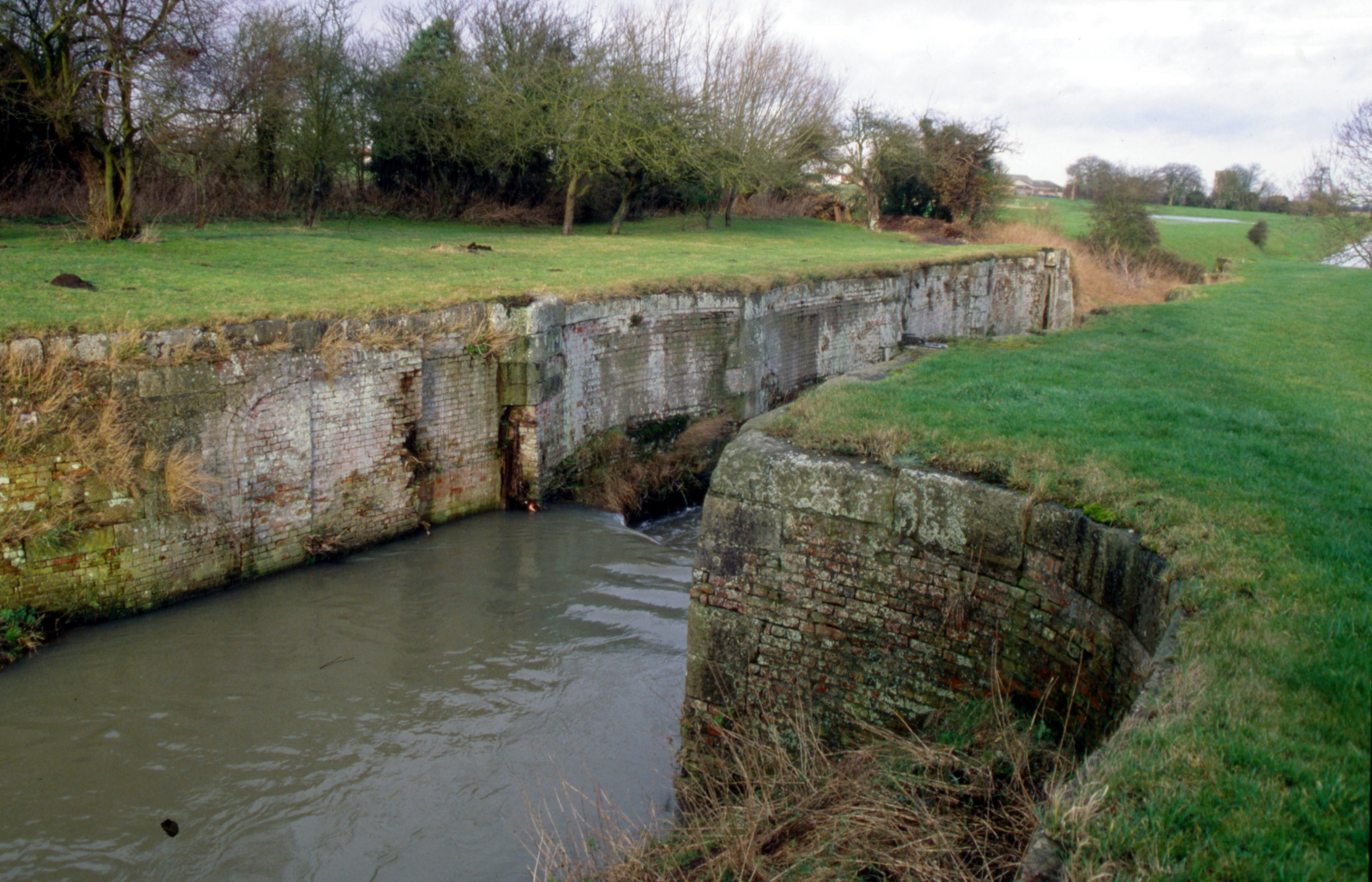 Louthing Around - a brief tour of the Louth Canal - History & Heritage ...
