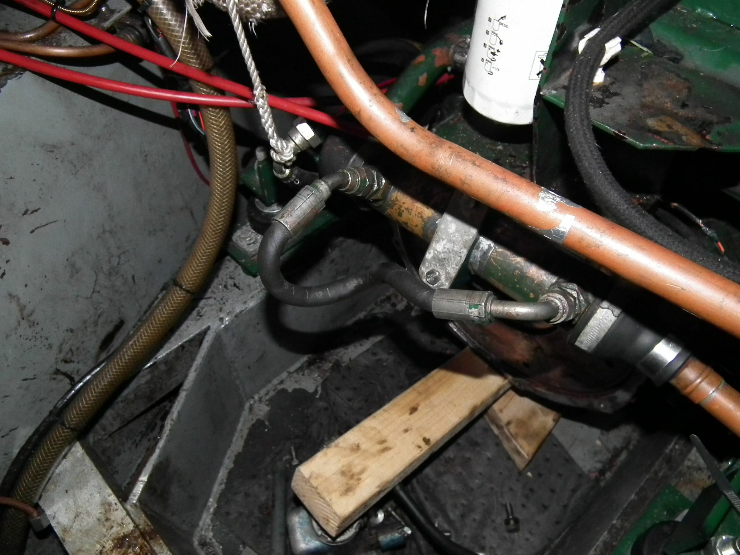 PRM 150 Oil level & dipstick - Boat Building & Maintenance - Canal World