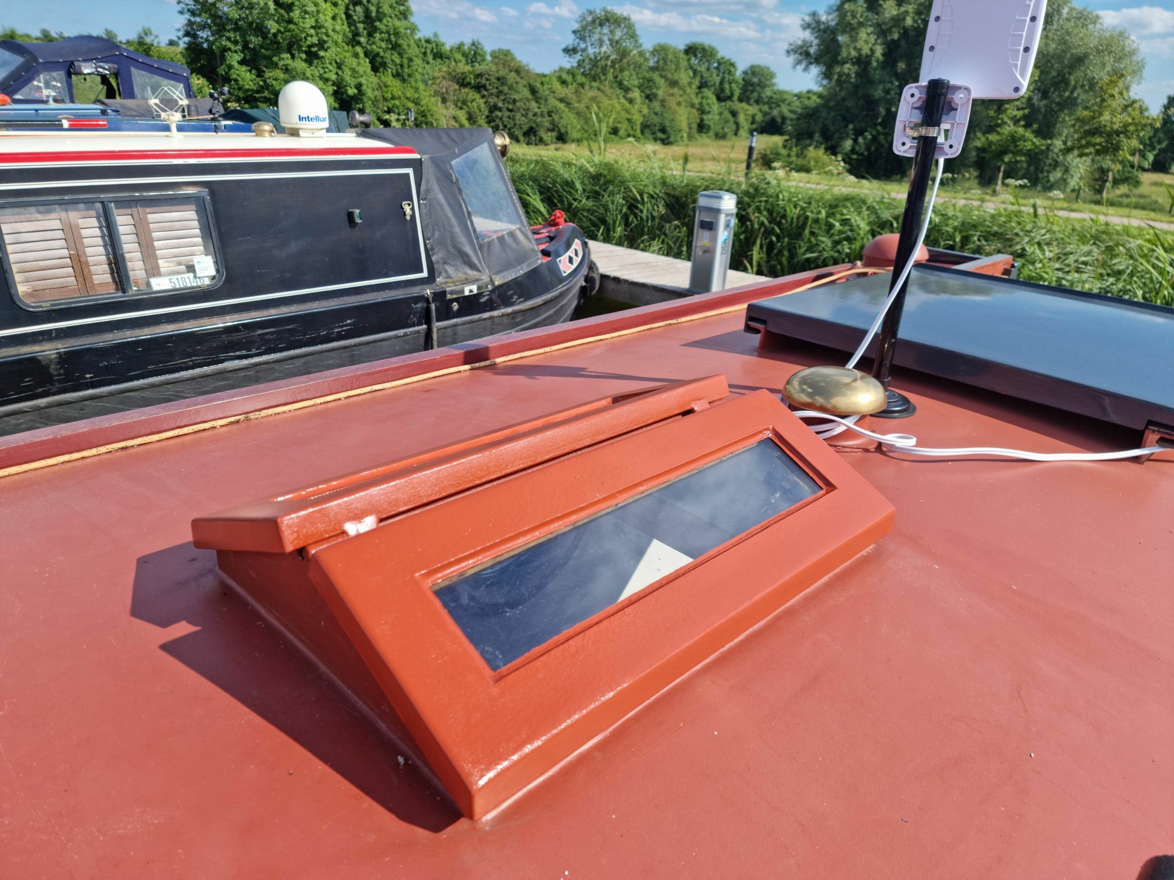 Fixing Pigeon Box Leak - Boat Building & Maintenance - Canal World