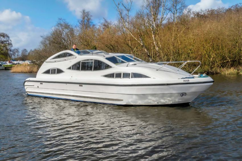 Considering wat liveaboard to go for...Broads cruiser i reckon ...