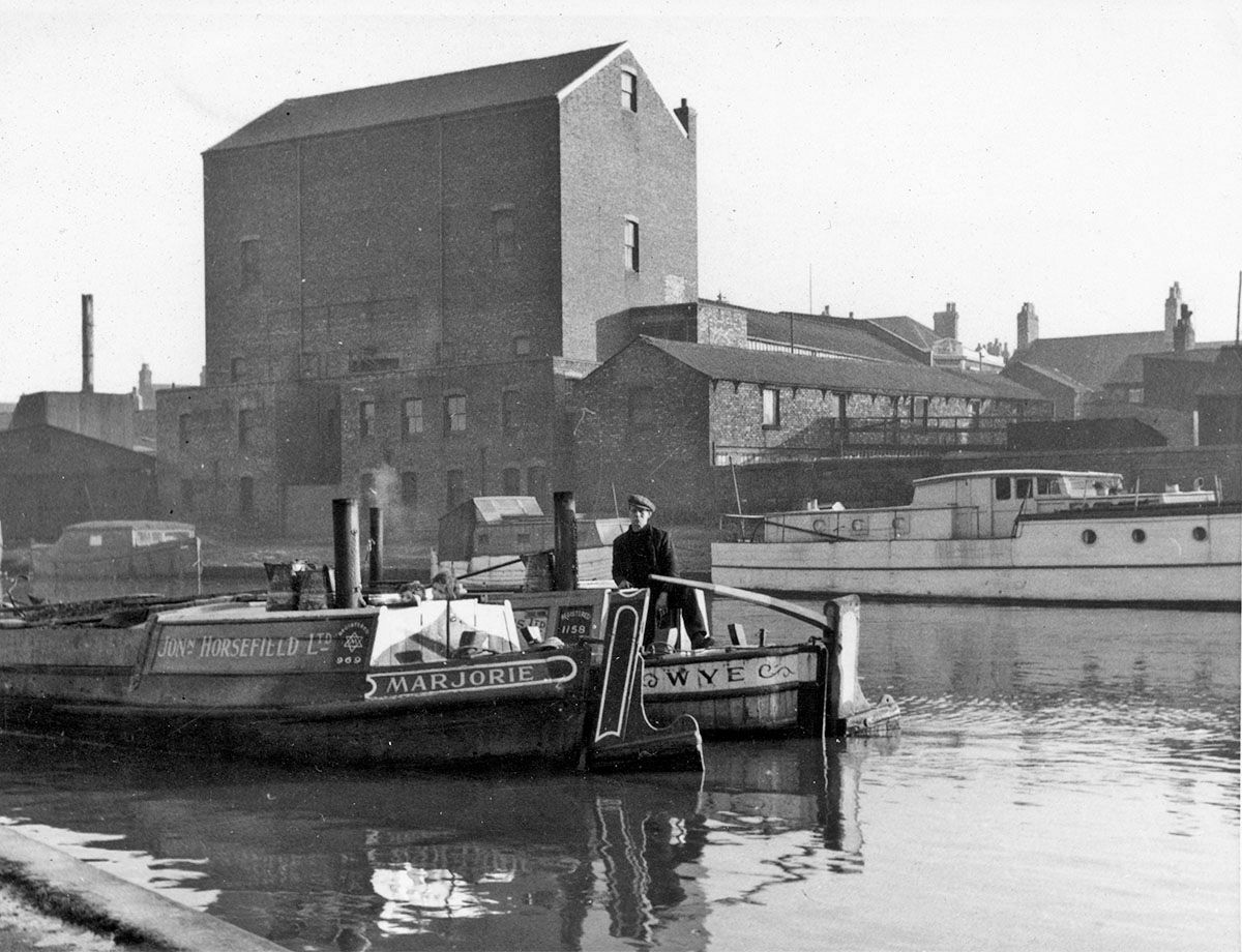 Runcorn in the 1950s - History & Heritage - Canal World