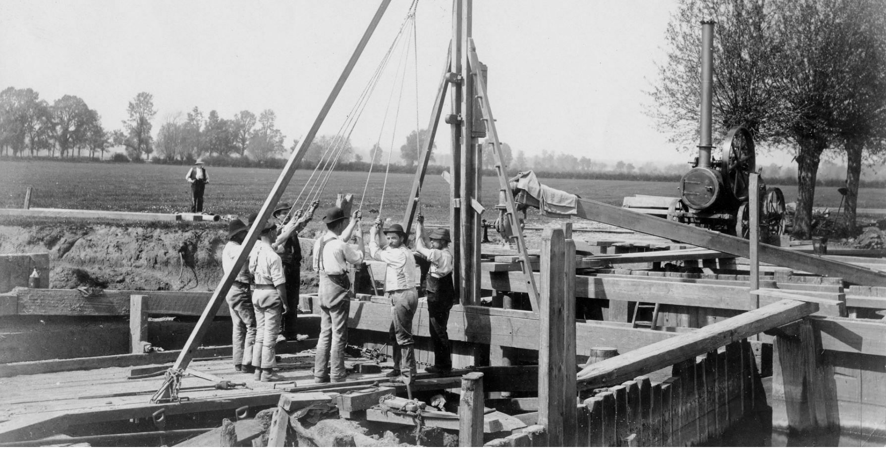 Days Lock, Thames c1885 - History & Heritage - Canal World