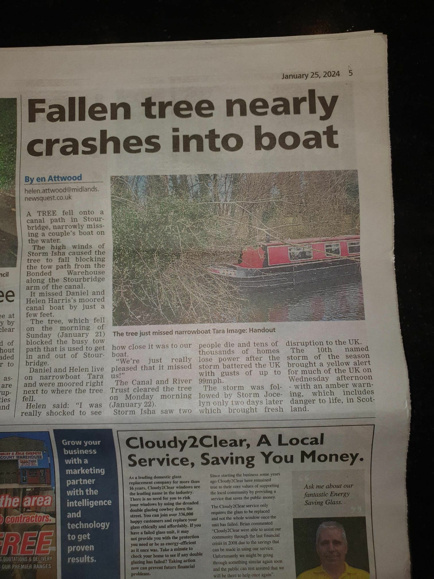 Falled Tree Nearly Crashes Into Boat - Waterways News & Press - Canal World