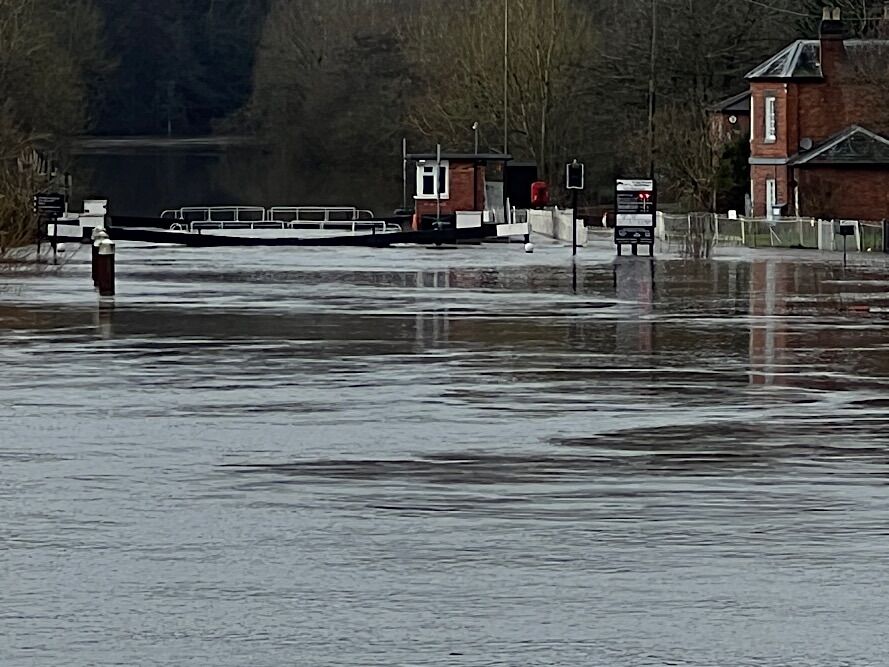 Holt fleet Inn announces new boat through bar… - General Boating ...