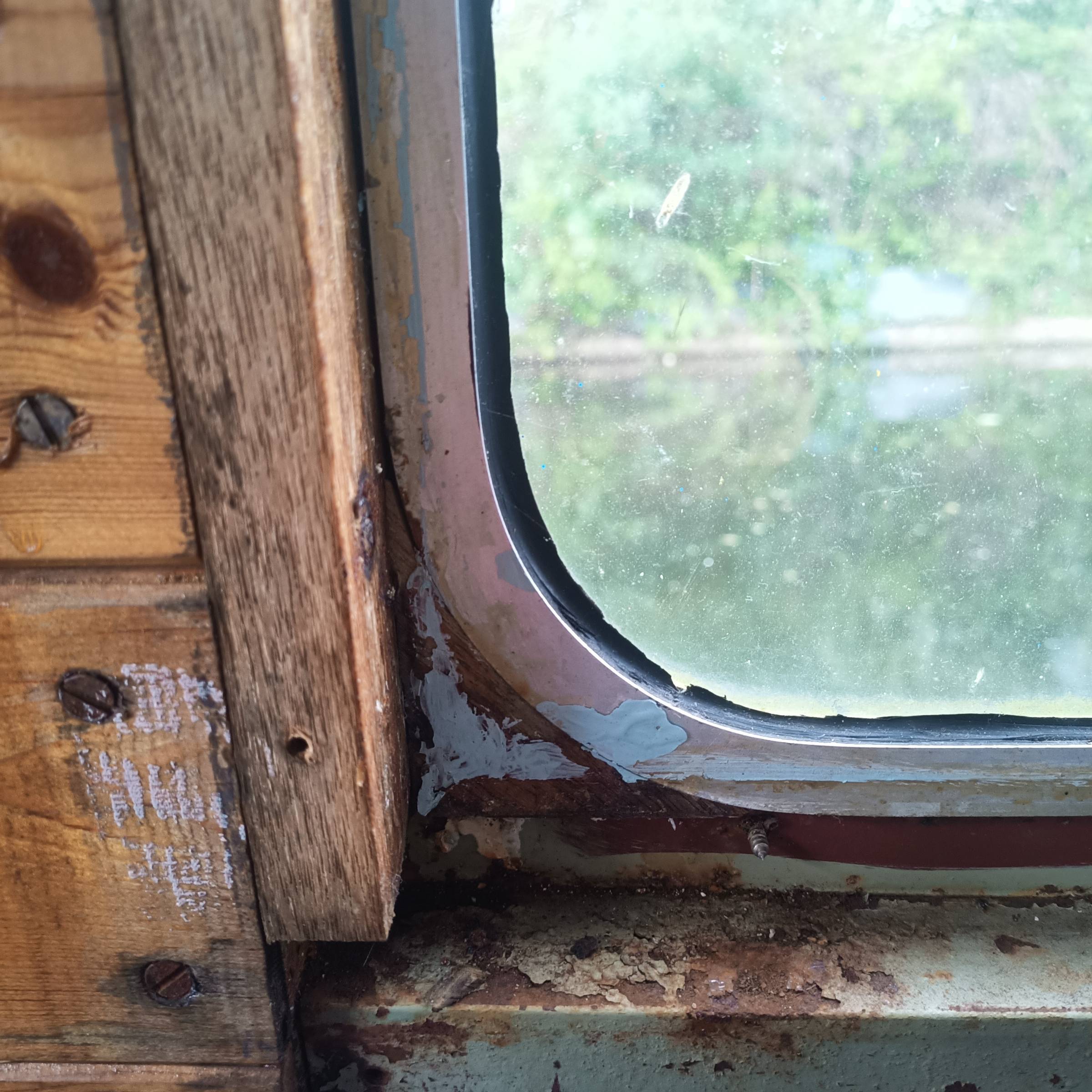 Interior window gutter - condensation tray? - Boat Equipment - Canal World