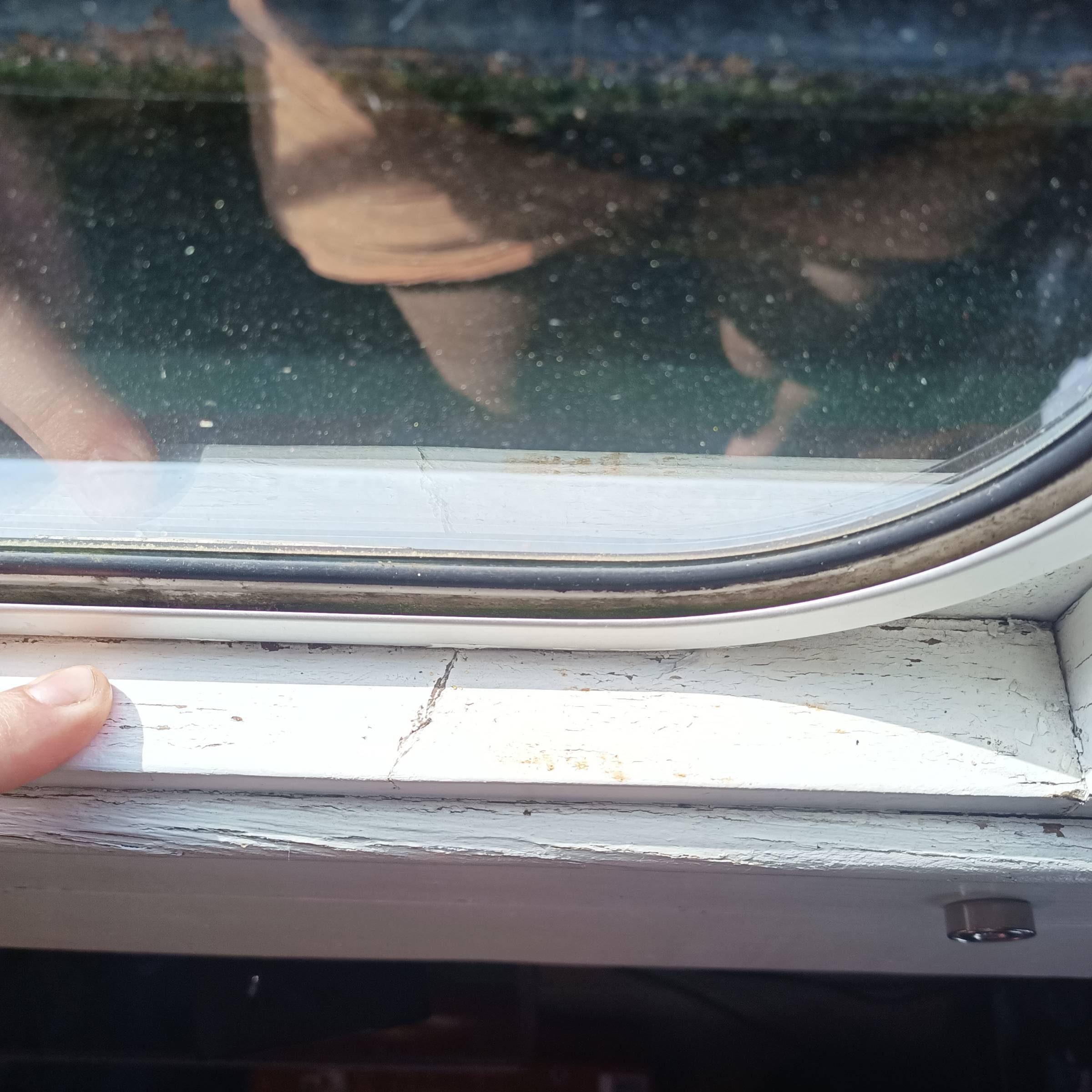 Interior window gutter - condensation tray? - Boat Equipment - Canal World