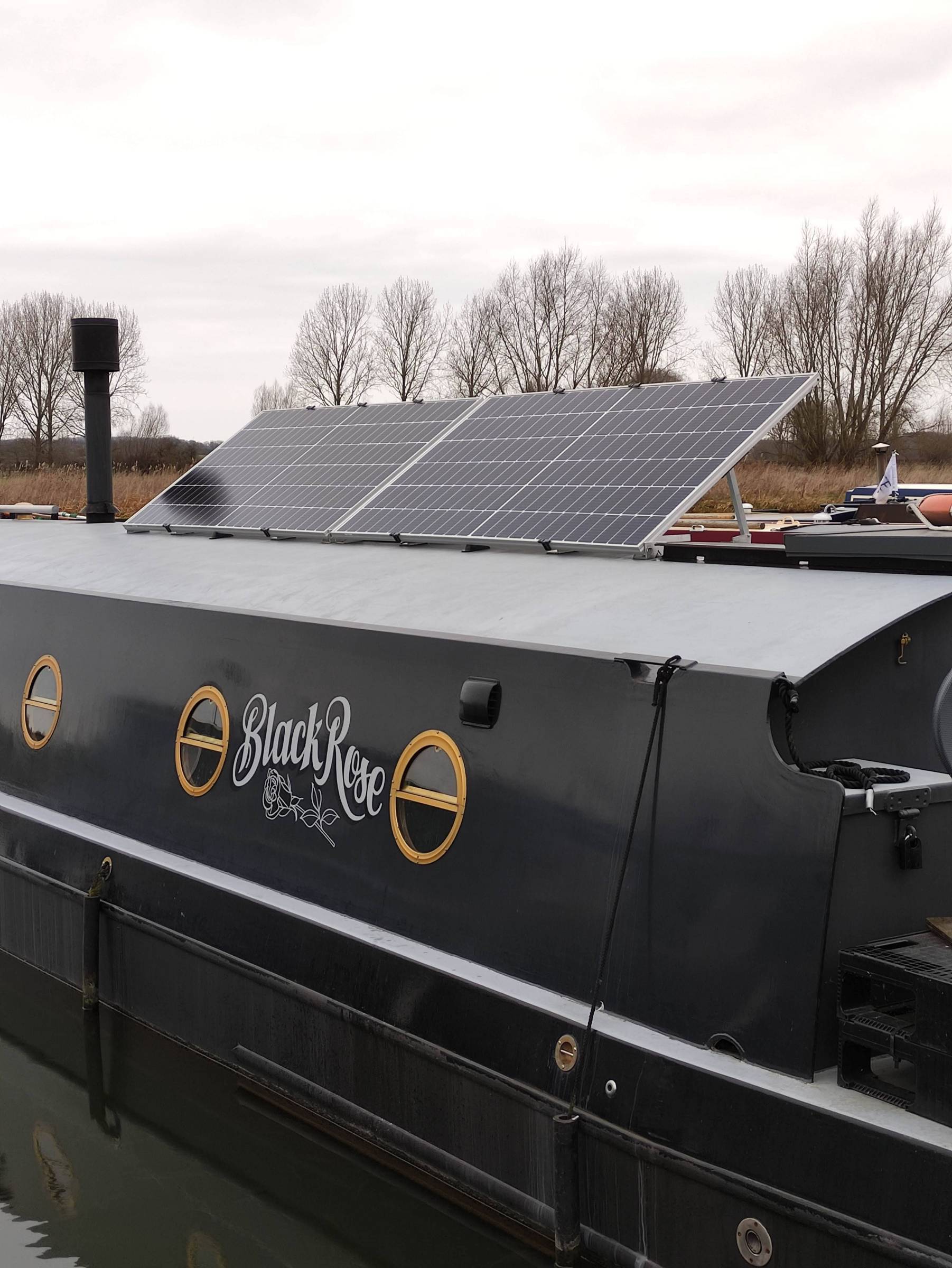 Solar panel fitting - Boat Building & Maintenance - Canal World