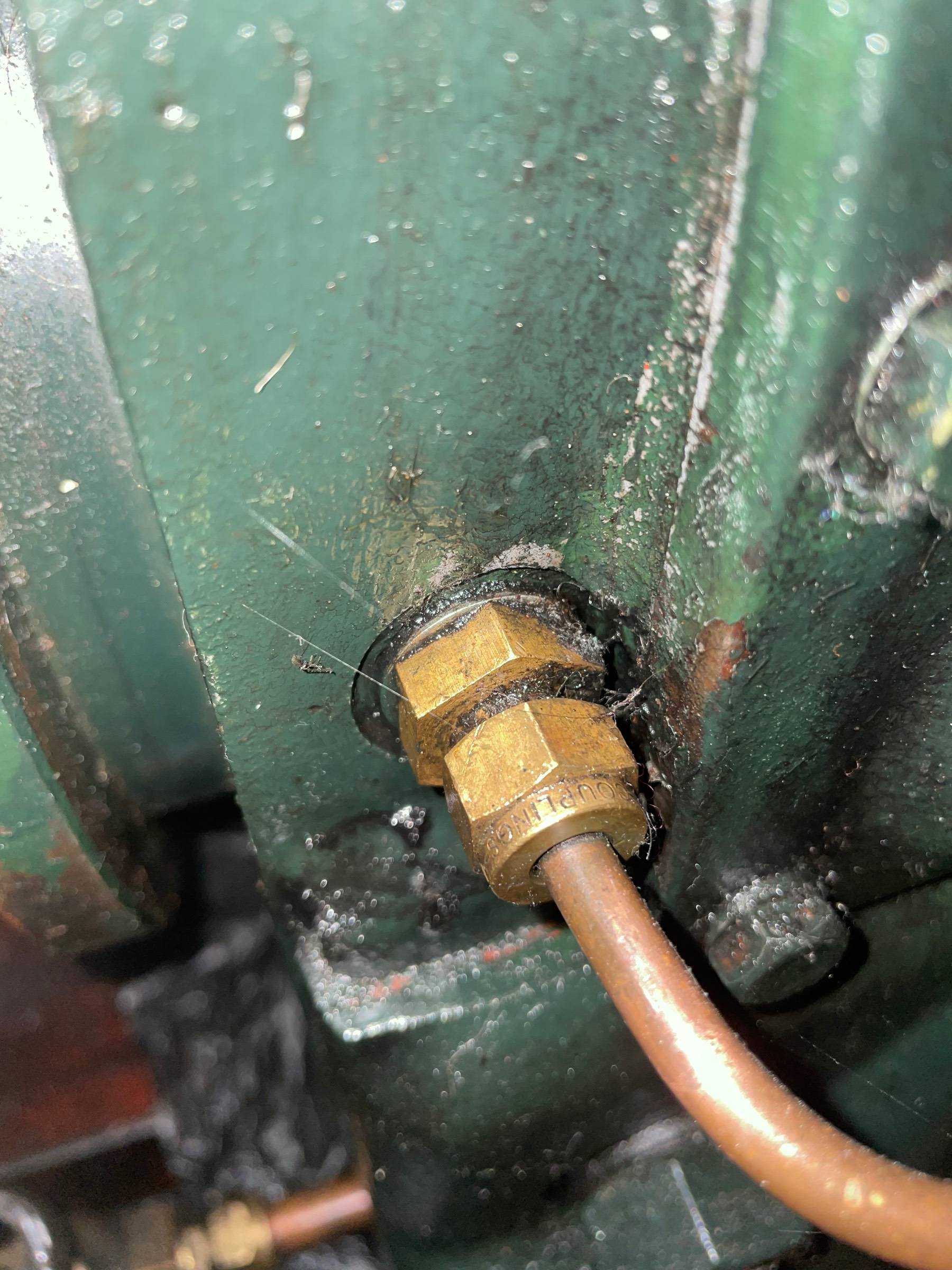 Leaking oil pressure fitment - Boat Building & Maintenance - Canal World