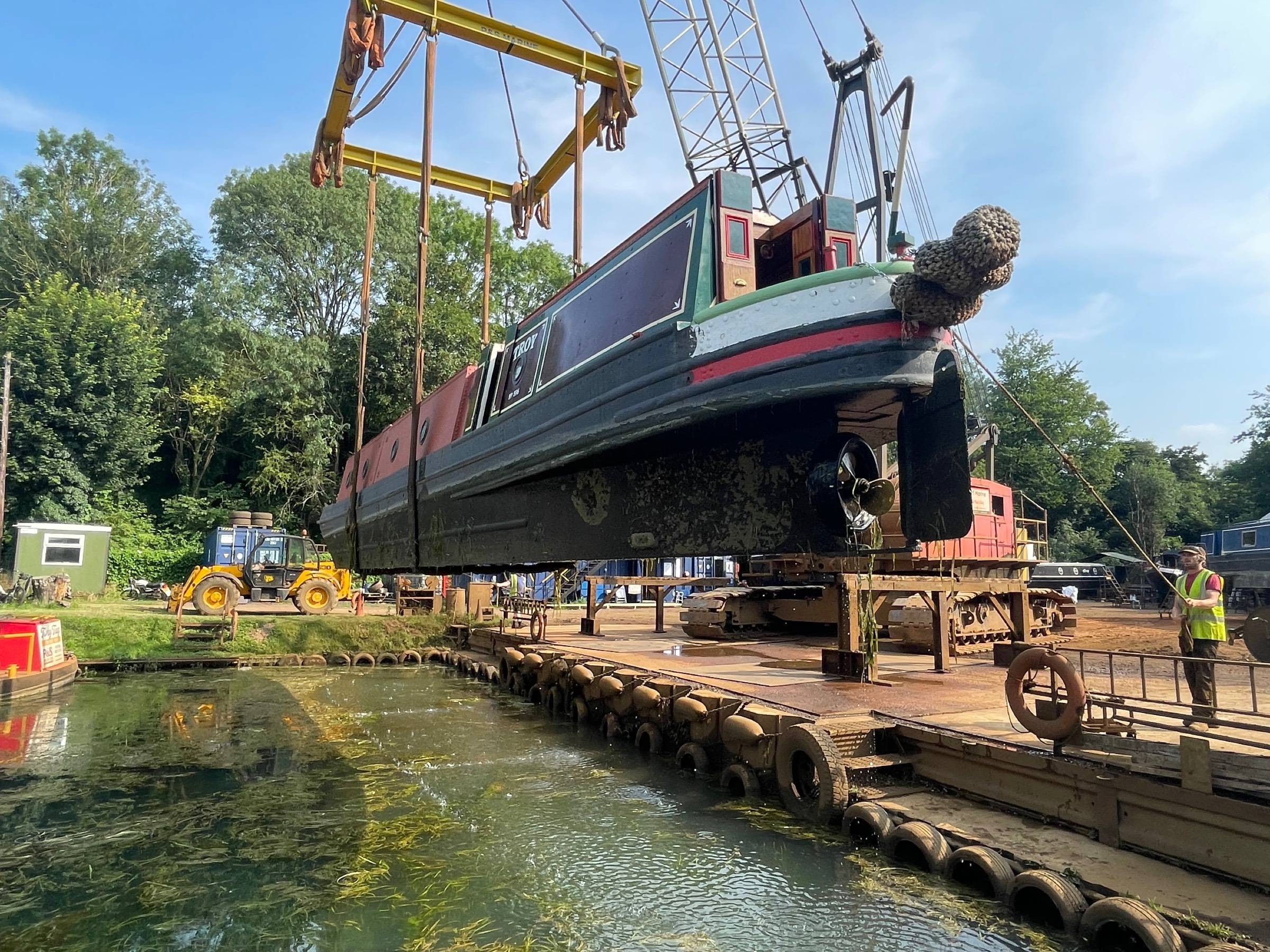 Hard growth over blacking on hull - Boat Building & Maintenance - Canal ...
