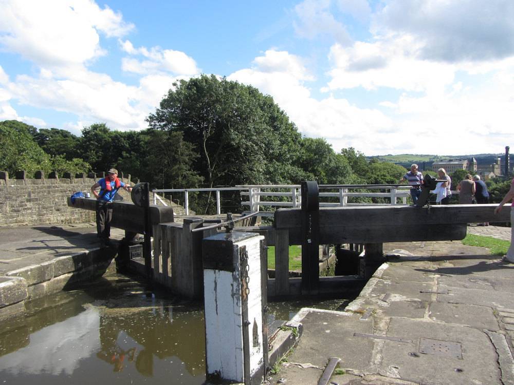 ‘Temporary’ repairs to lock gate beams - General Boating - Canal World