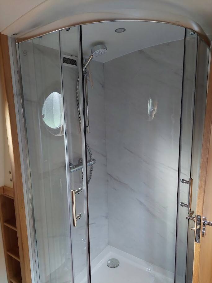 Narrowboat max head height - New to Boating? - Canal World