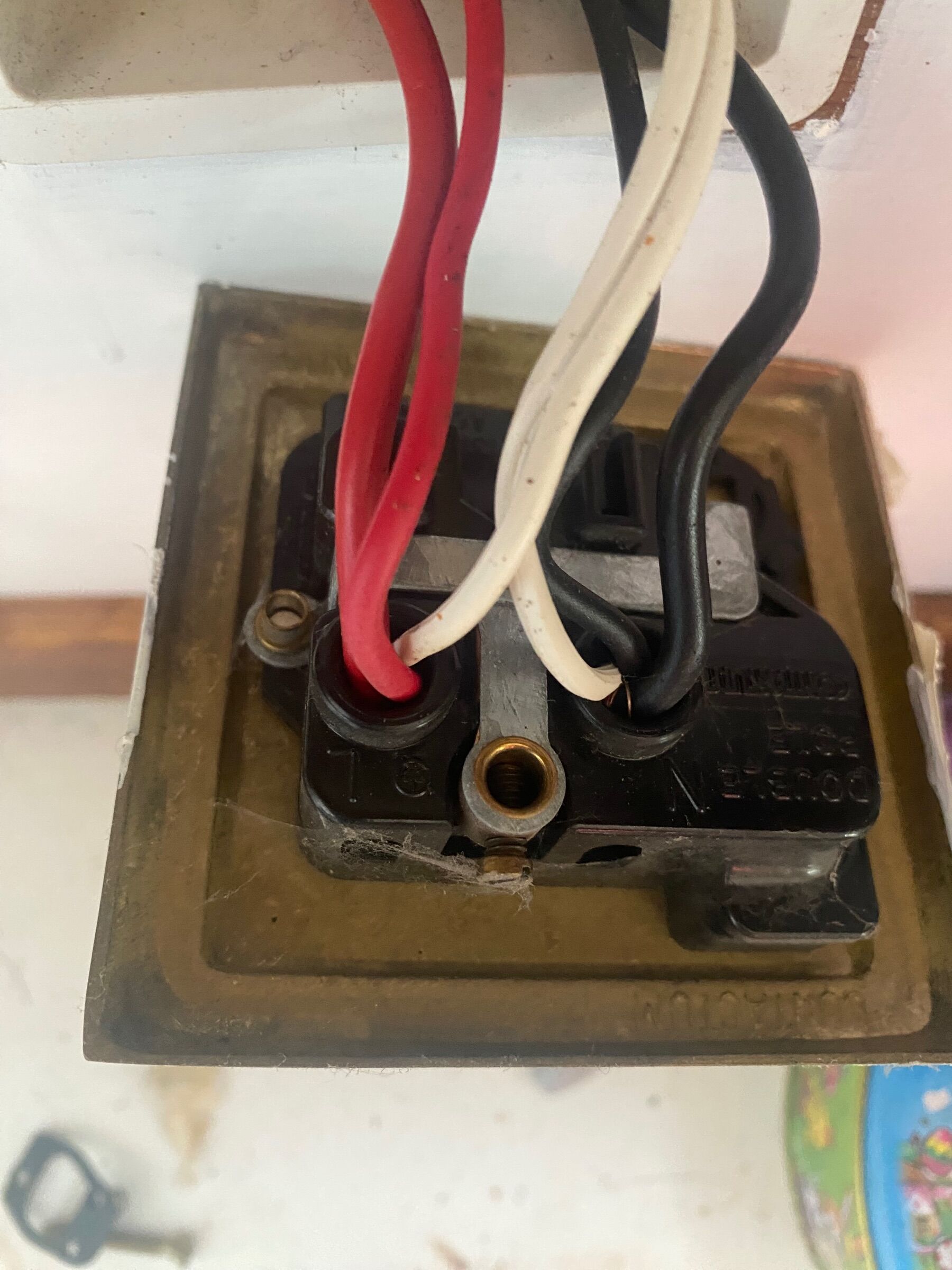 Strange 12v socket - Boat Building & Maintenance - Canal World