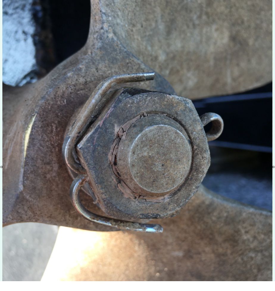 How to orientate the split pin at the end of prop shaft. - Boat ...