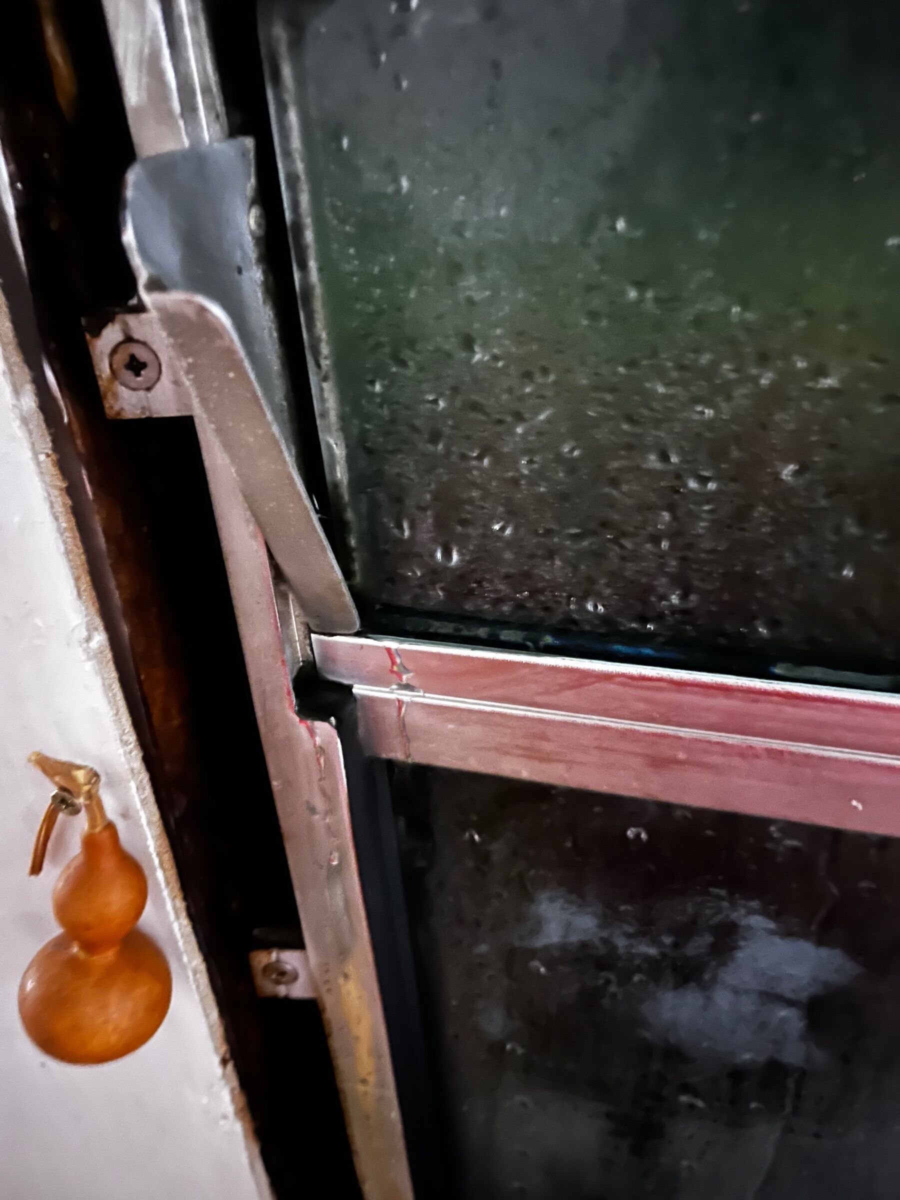 Leaking window frame - Boat Building & Maintenance - Canal World