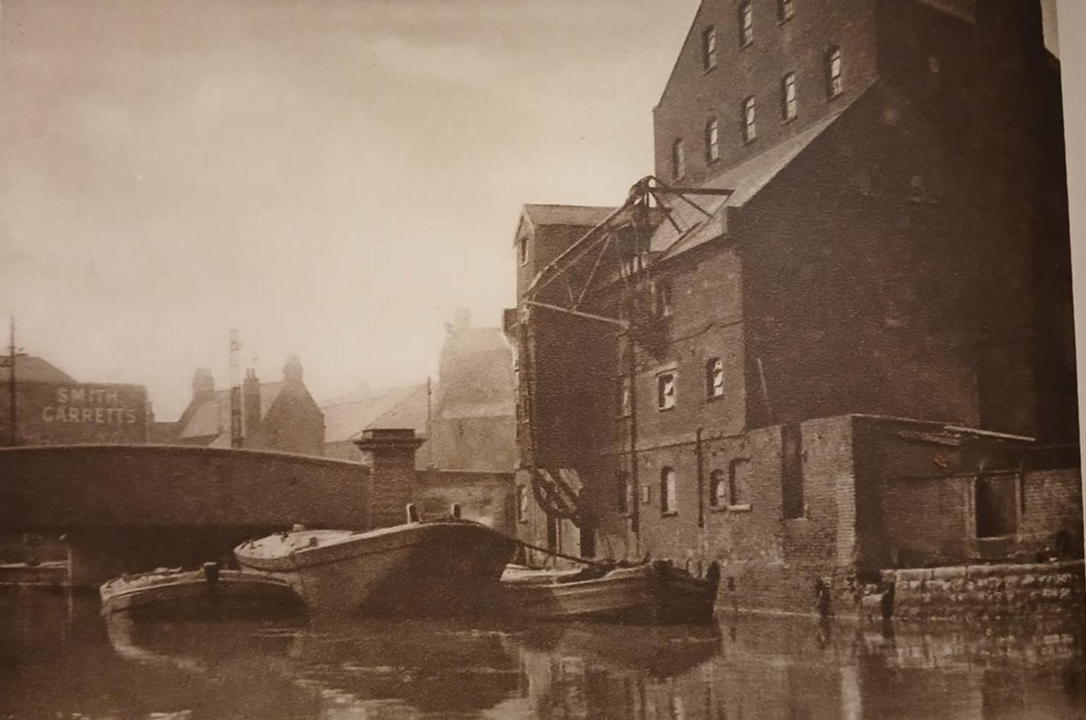 Bow Bridge - History & Heritage - Canal World