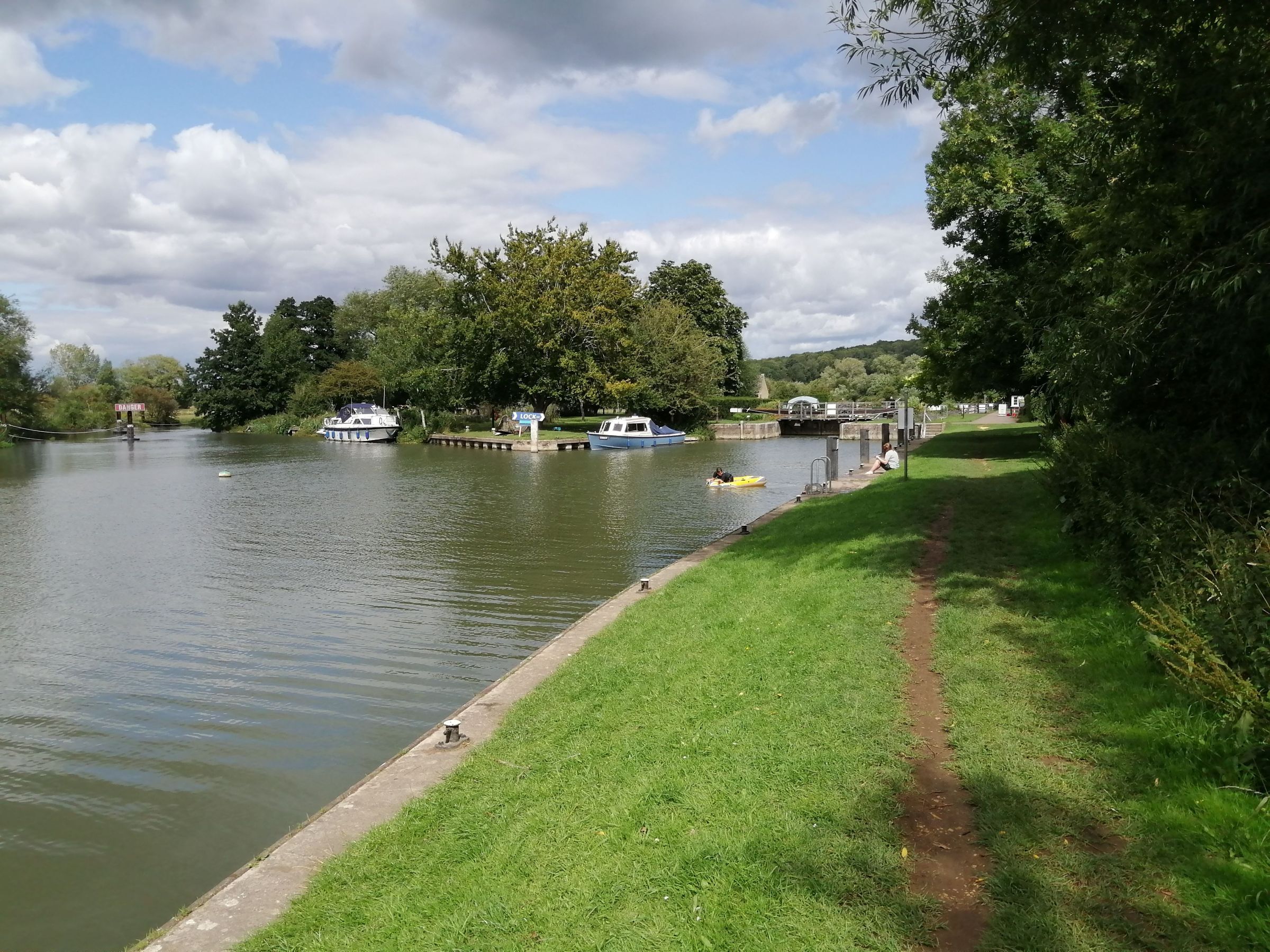Questions: Oxford Lechlade on Thames - Holidays Afloat - Canal World